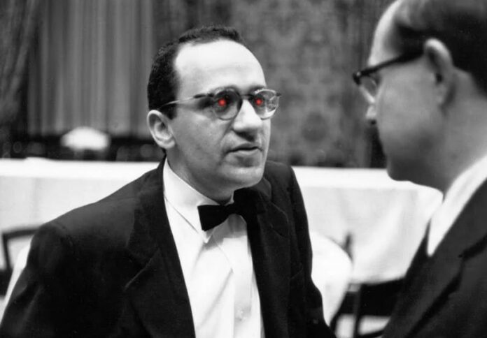 O jovem Rothbard era um profundo conhecedor da economia neoclássica ...